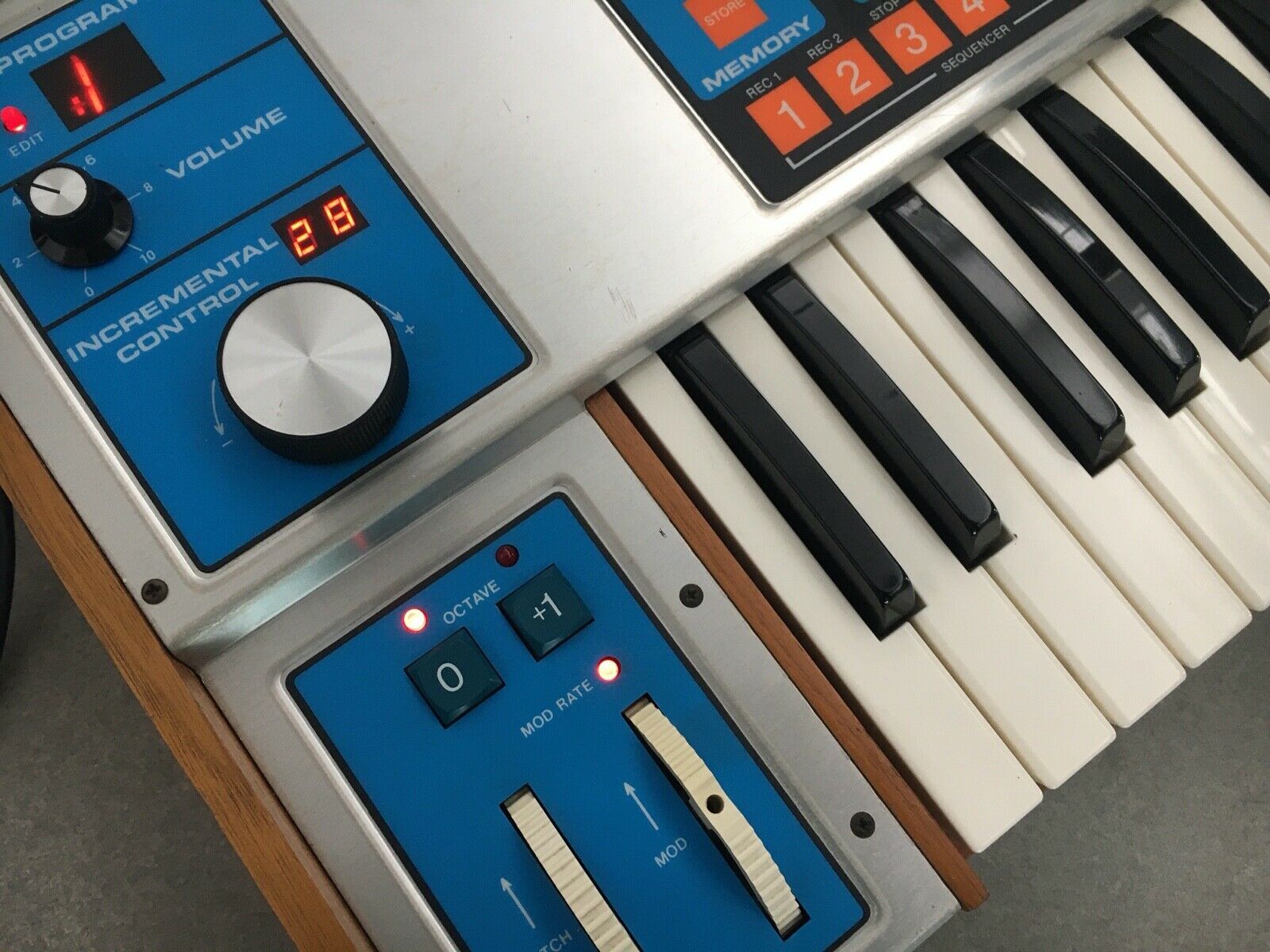 MATRIXSYNTH: MOOG SOURCE SN 4350