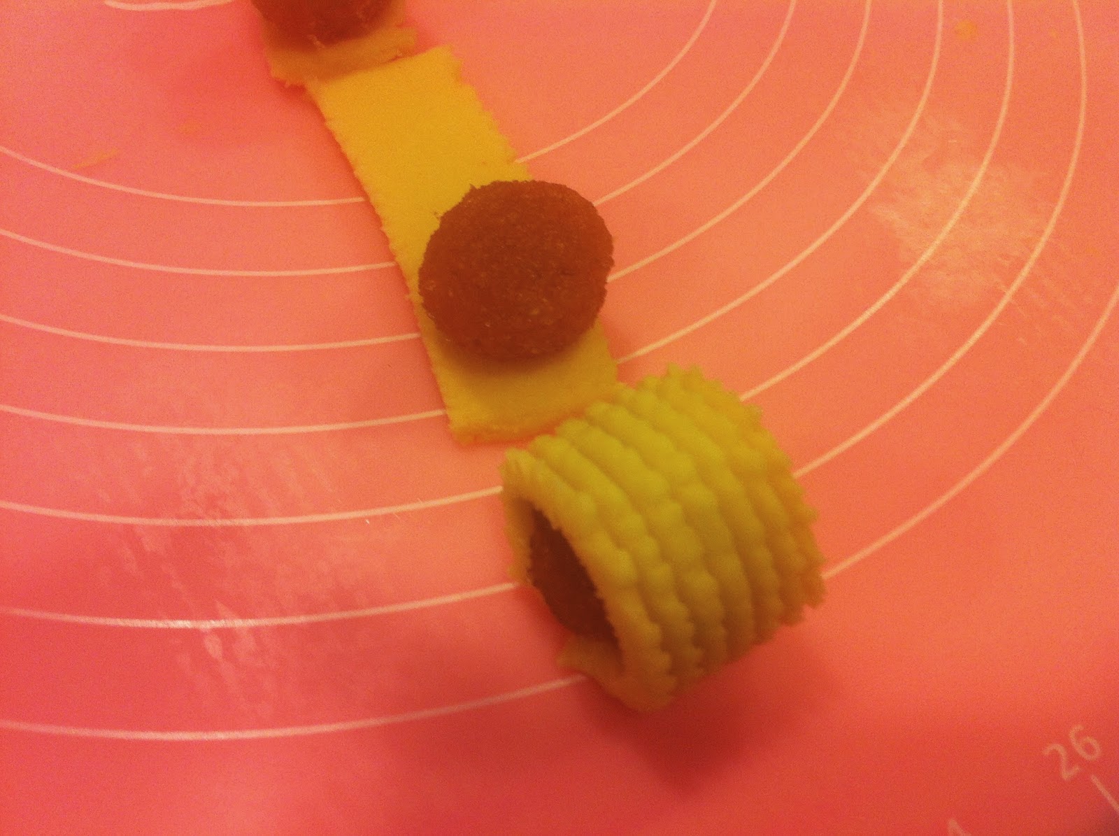 Baking For Cowboys: Pineapple Roll Tart 凤梨酥