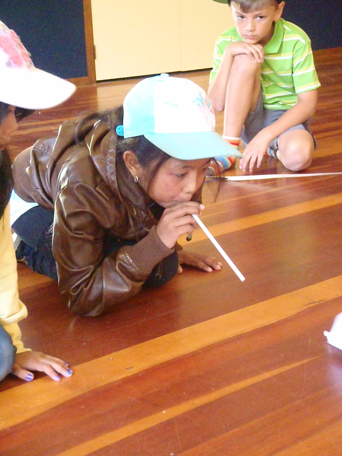 Room Twelve Rocks @ Koraunui School: How to make a puff mobile by Vicky