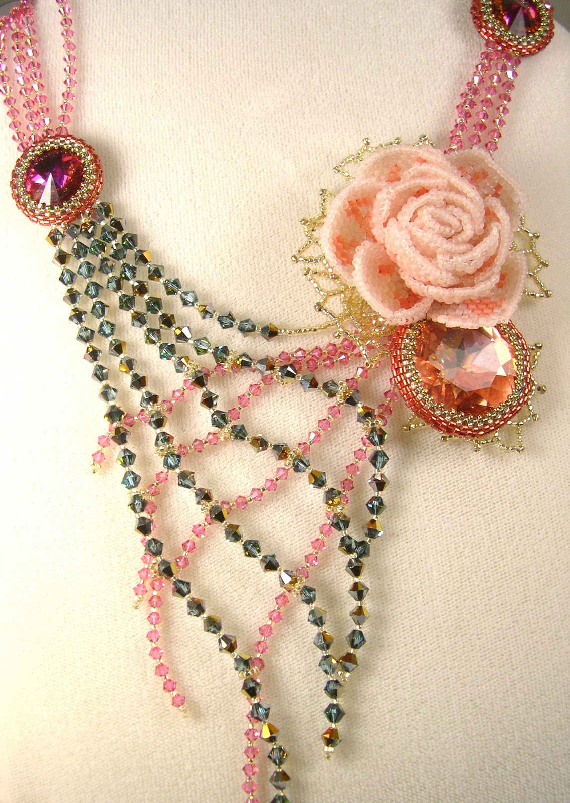 Sincerely Beaded: Melissa Grakowsky Design Rose Necklace