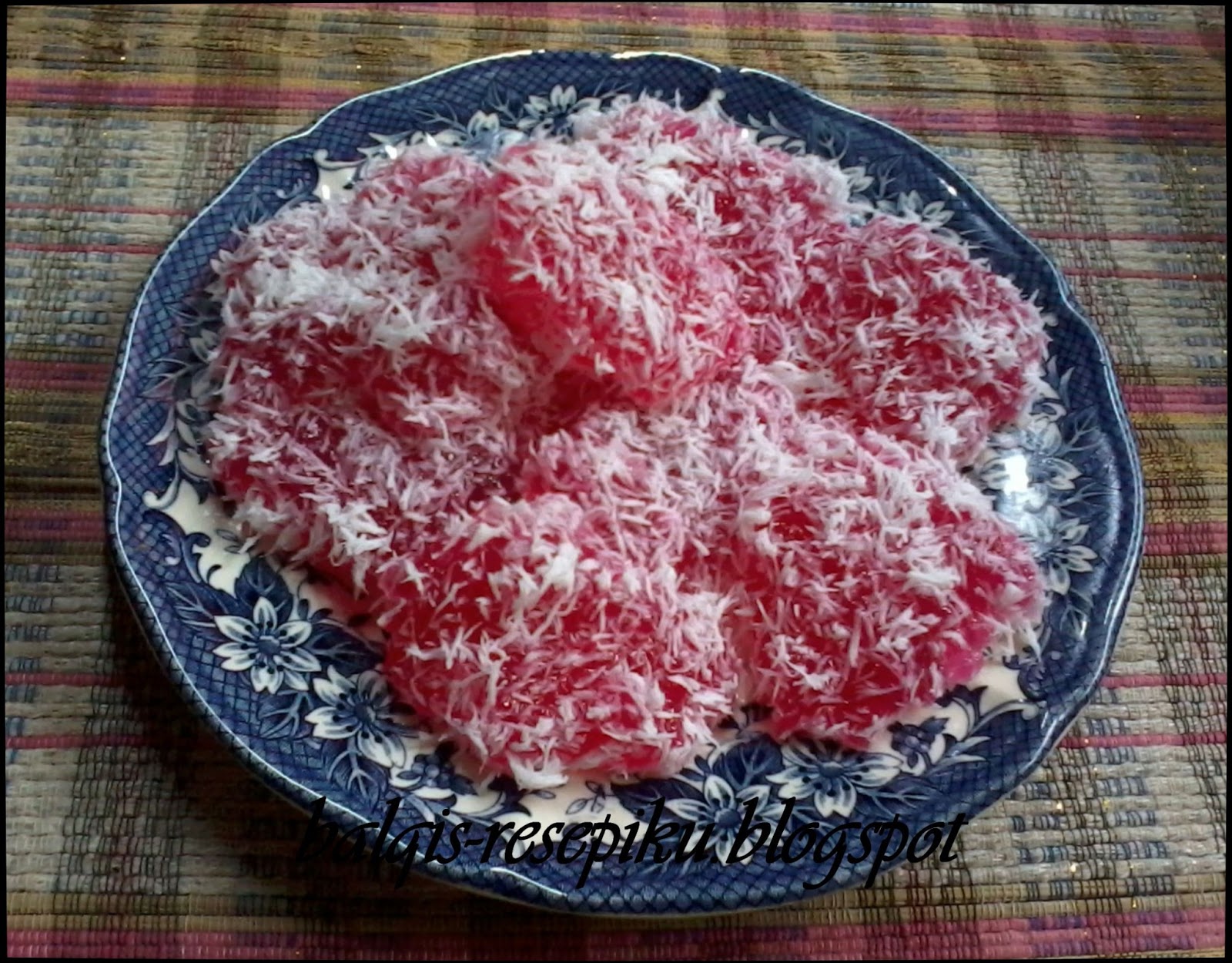 Kuih Telur Katak Kukus @ Kuih Sagu Kukus