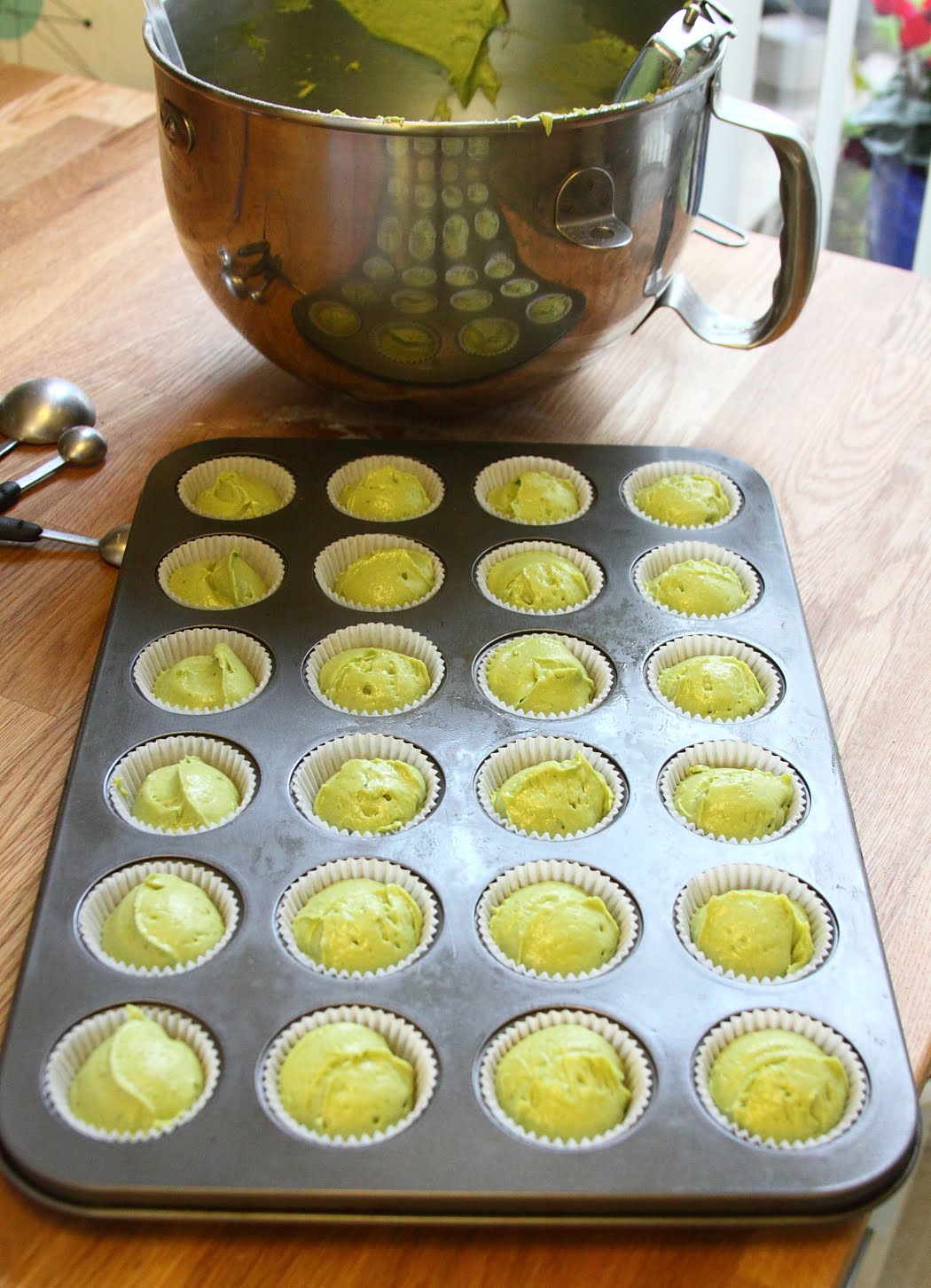 ShowFood Chef: Matcha Green Tea Cupcakes with Matcha Green Tea Butter ...