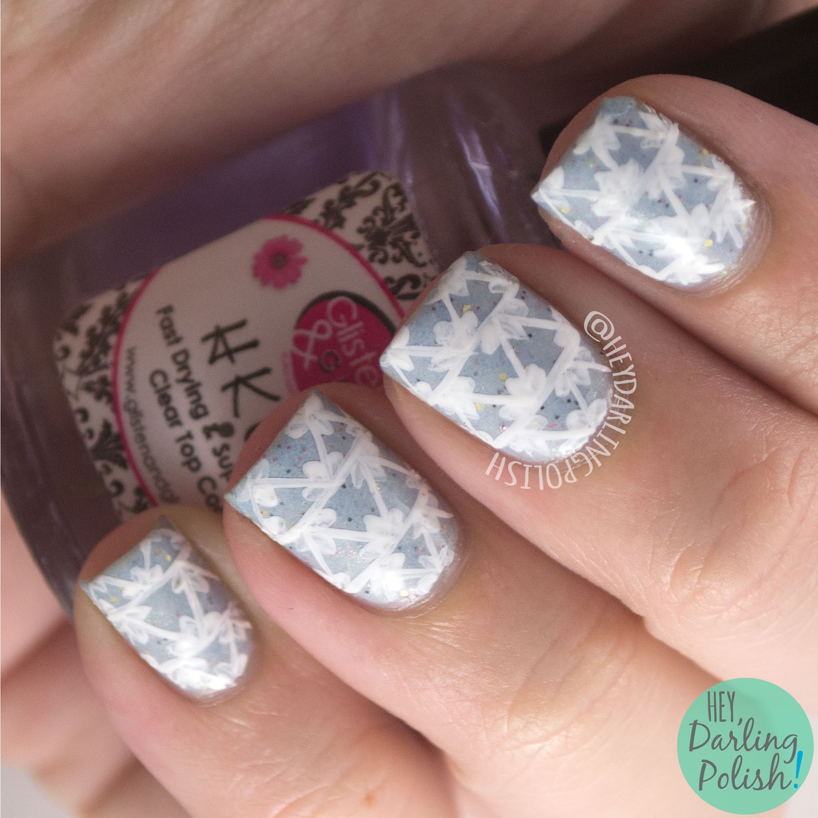 Hey, Darling Polish!: Nail Art Link Up: Geometric Triangles