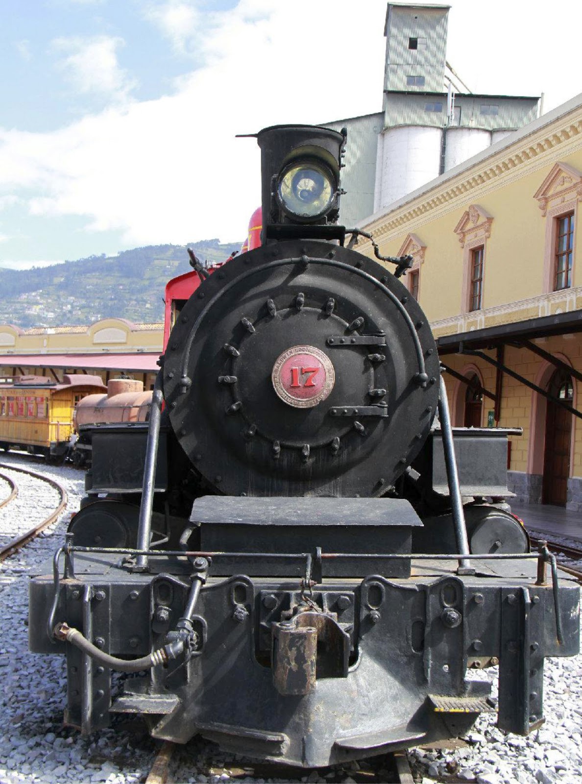 Revista Zonalibre: CUMPLIDA SU ORDEN MI GENERAL!! SU TREN, SIGUE SU ...