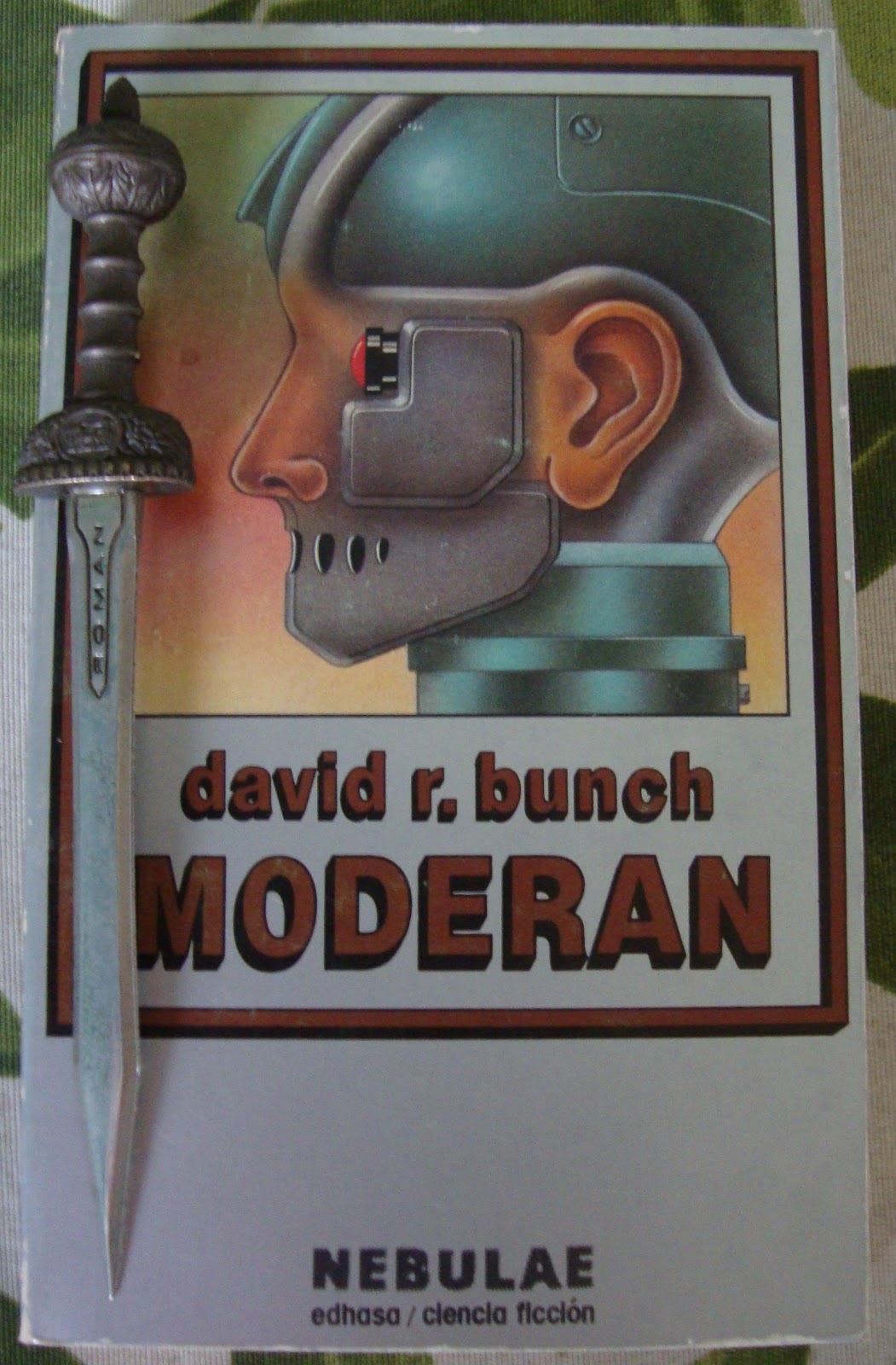 Libros de Olethros: MODERAN. David R. Bunch