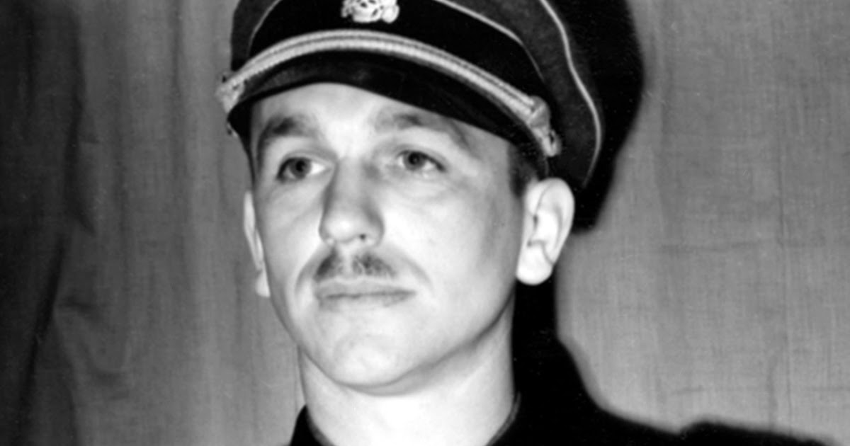 Ritterkreuzträger Ss Obersturmbannführer Kurt Meyer After Receiving Eichenlaub