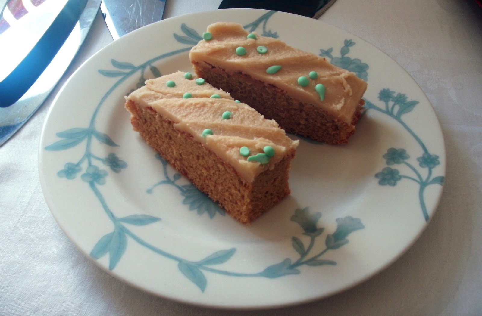 Sweetie Pie Bakes Stuff: Mint Toffee Slice