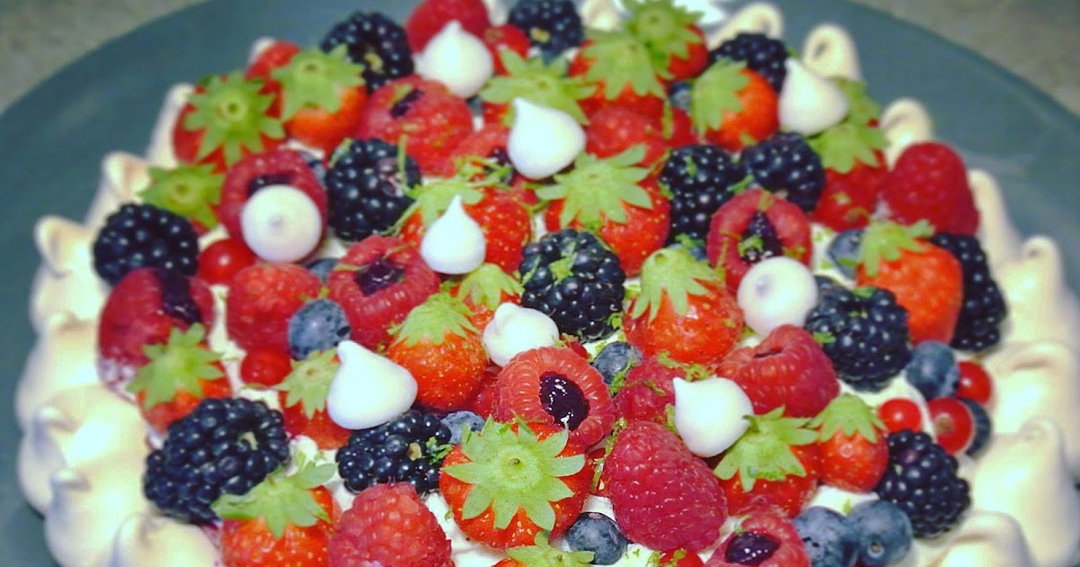 Aux Fourneaux Avec Flo: Pavlova aux fruits rouges