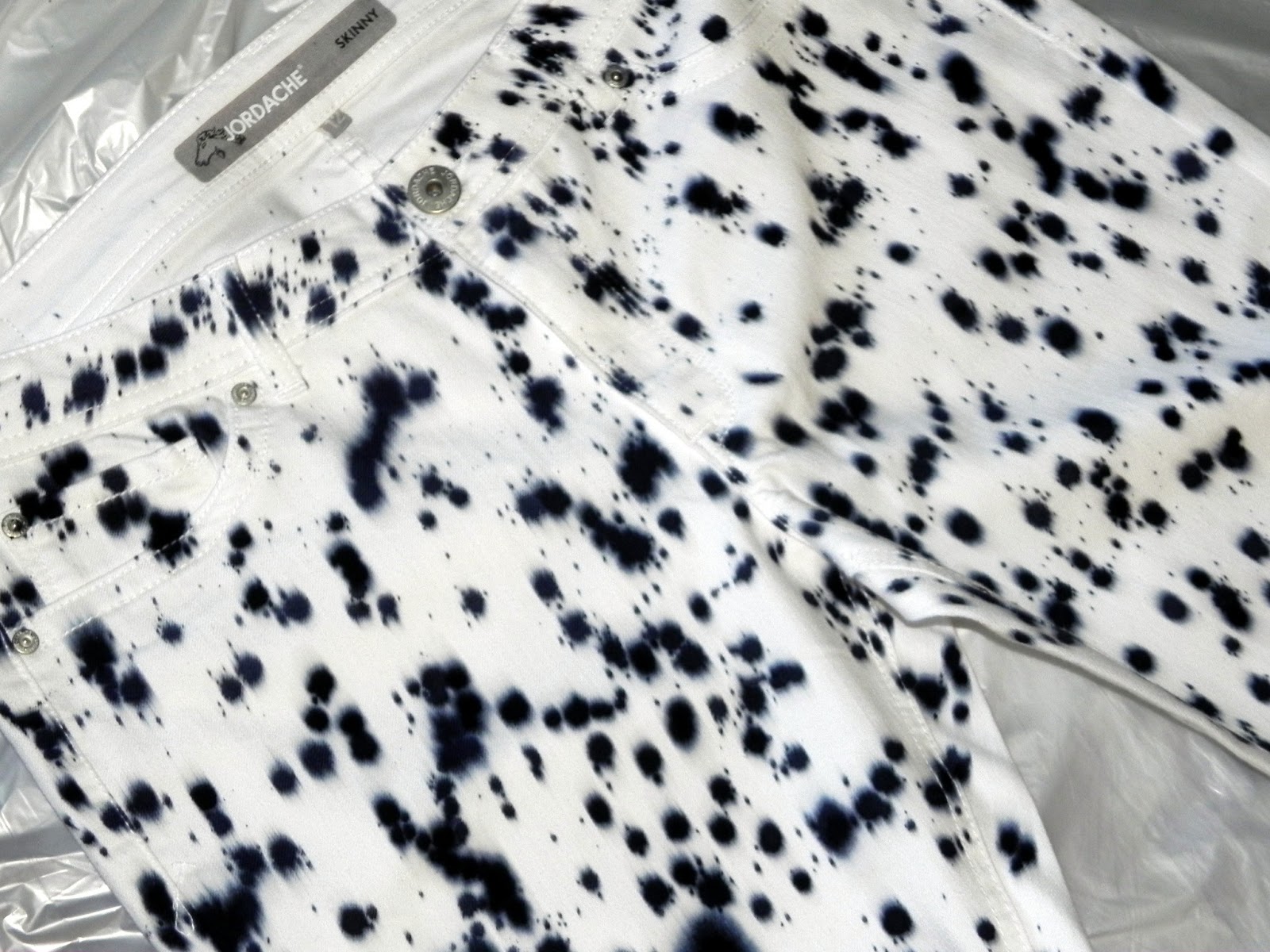 Smart n Snazzy: DIY ~ Splatter Print Jeans