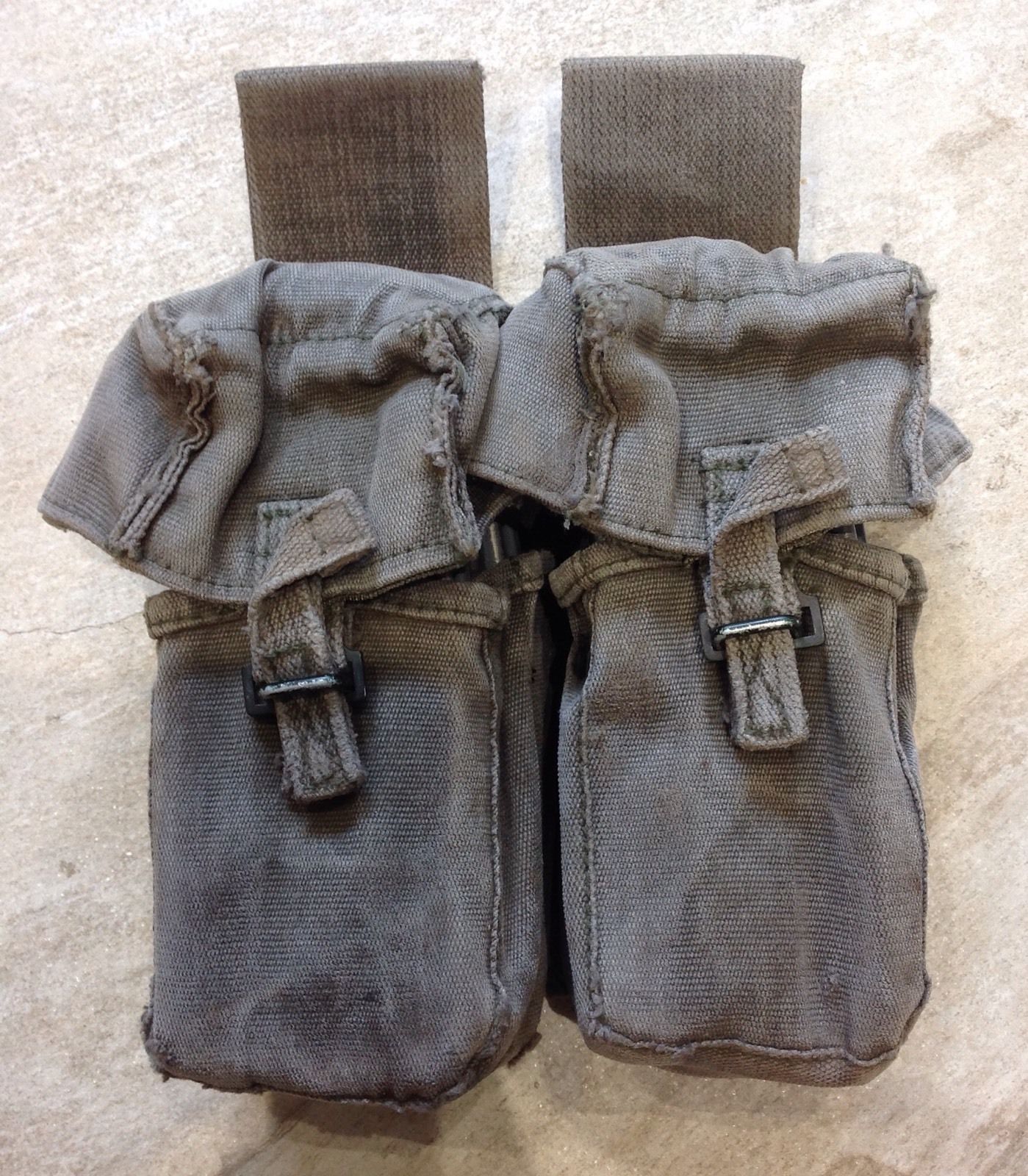 Webbingbabel: British SAS Low Drop Ammo Pouch
