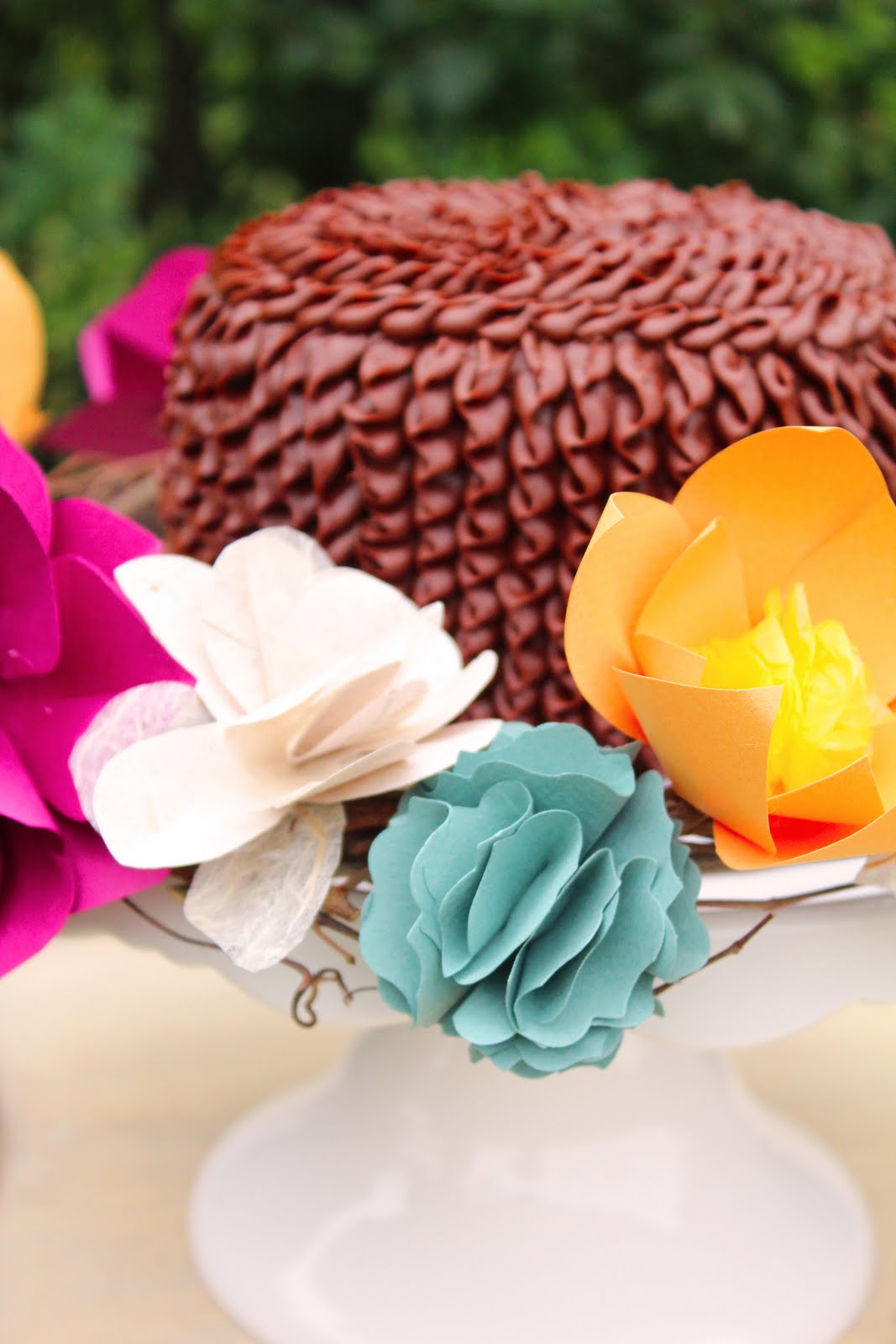 Icing Designs: DIY Paper Flower Cake Wreaths