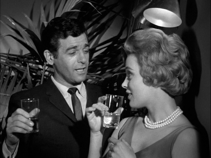 My Life in the Glow of The Outer Limits: Episode Spotlight: "The Galaxy ...