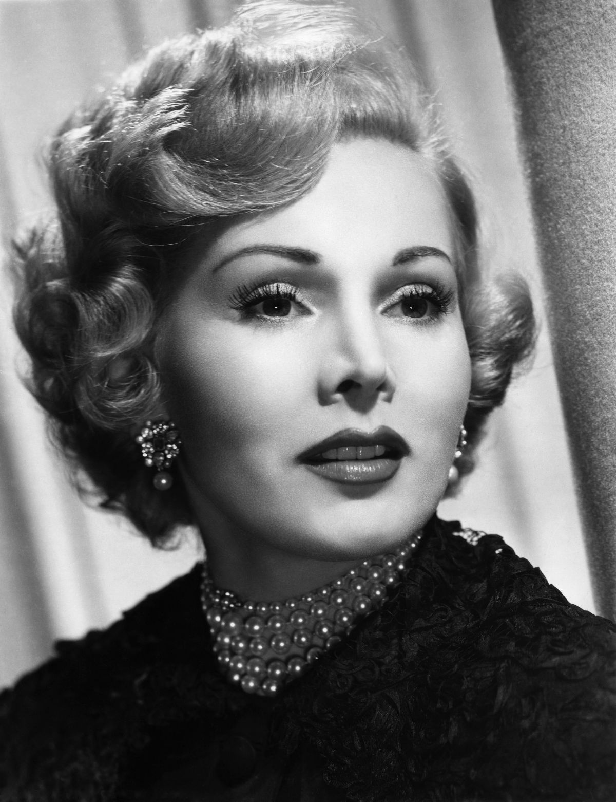 Goodbye Zsa Zsa Gabor! Here Are 30 Beautiful Black and White Photos of ...
