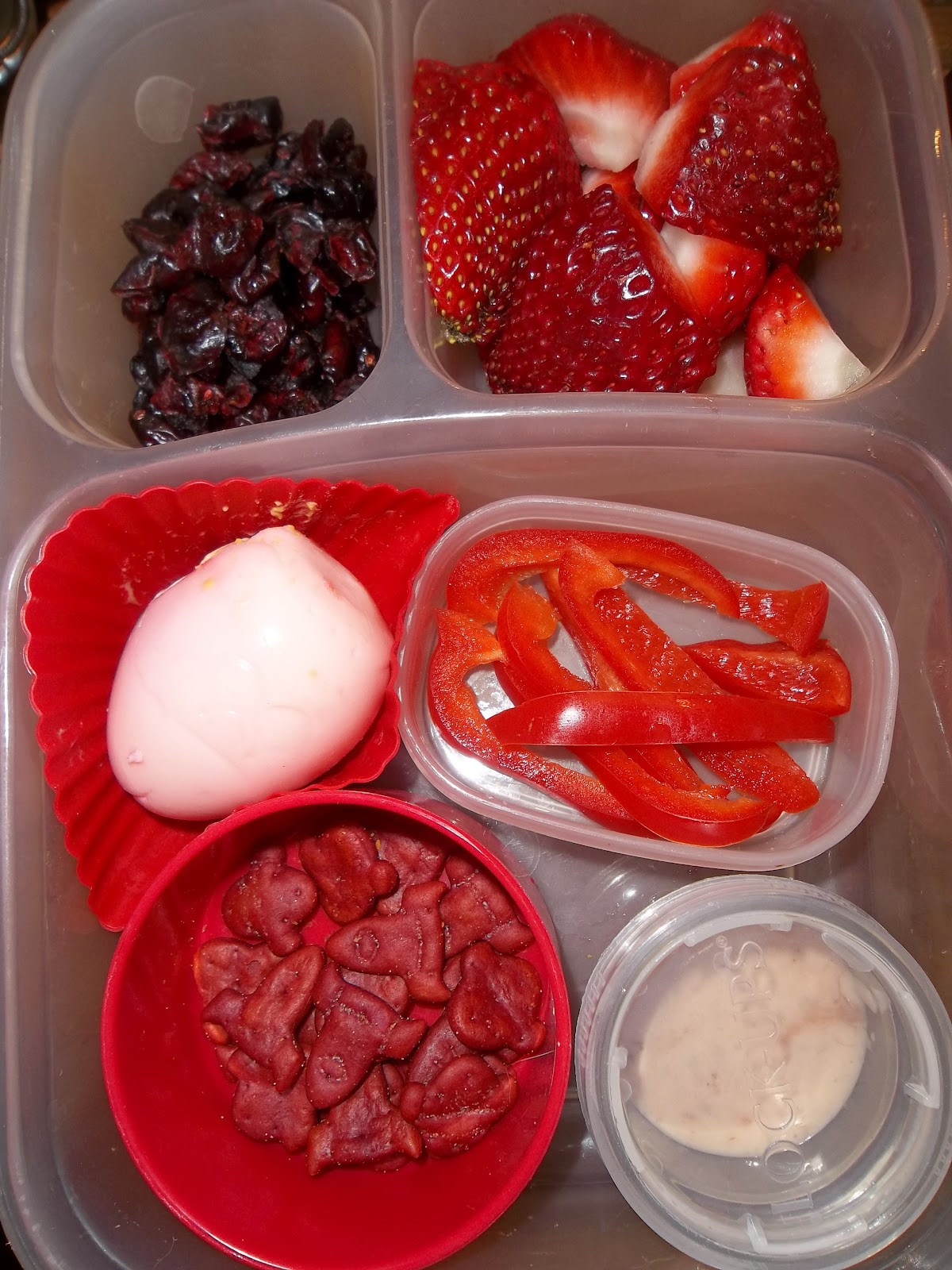 Lunches Fit For a Kid: Lunch: 4.9.12 - Rainbow Week: Red Day!