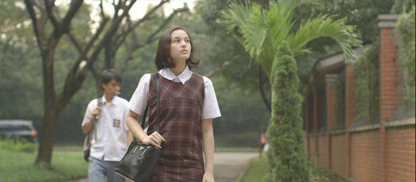 Review Film Refrain - Film Adaptasi - MizTia Respect