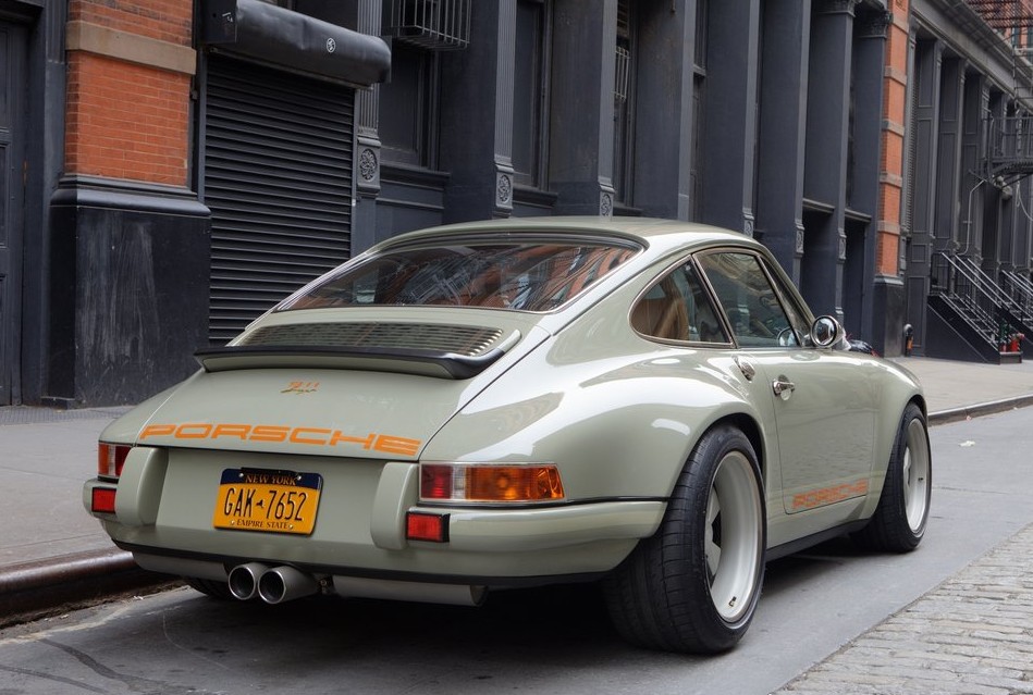 Extreme Machines.: Singer 911, Bringing back History.
