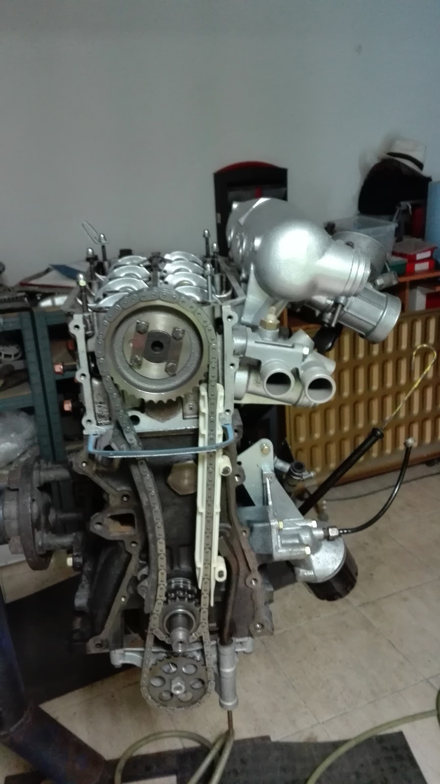 BMW 2002tii: BMW 2002 tii engine