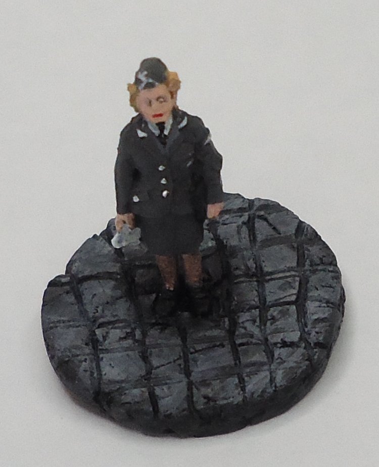 Marechal a 1:72: I didn't win that giveway but I have painted Helga ...