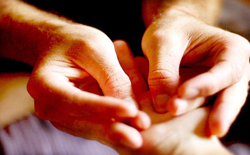 The Best Massaging: Step By Step Hand Massage