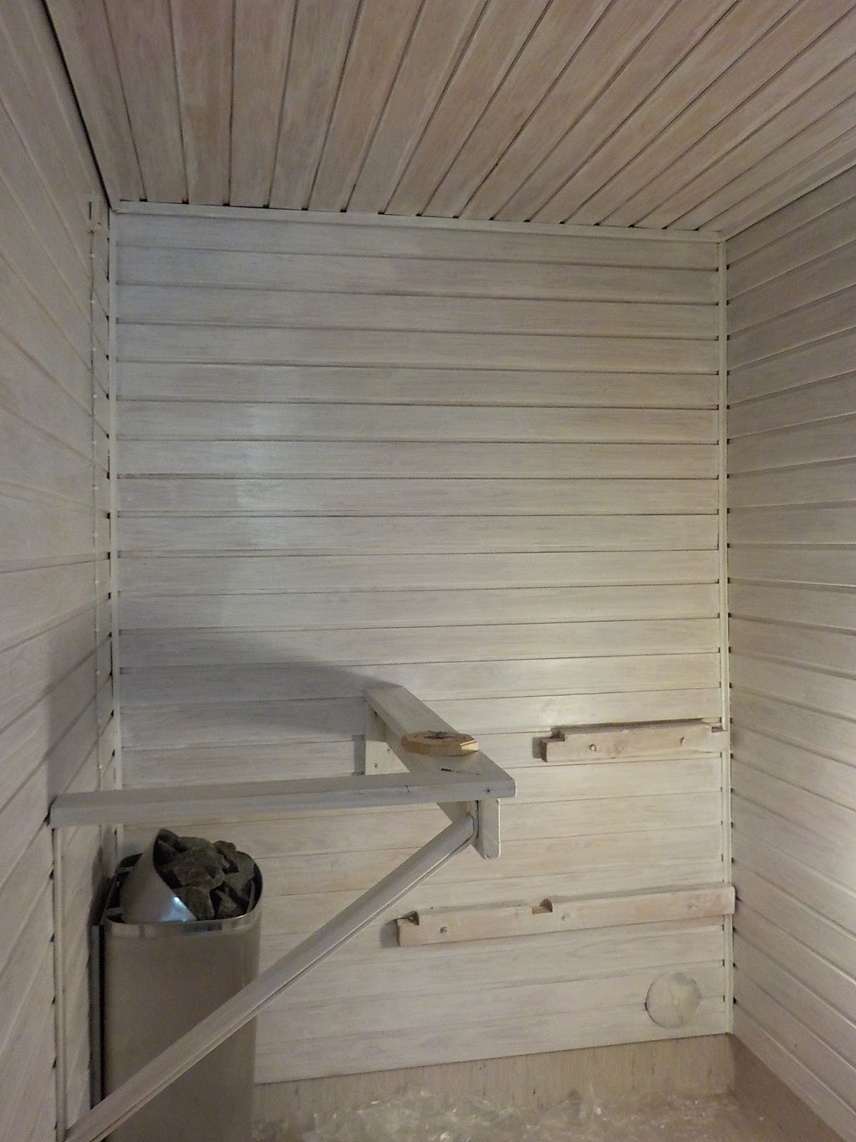 Sisustukseen vinkkejä: Saunan Supi Saunavaha (valkoinen) käsittely