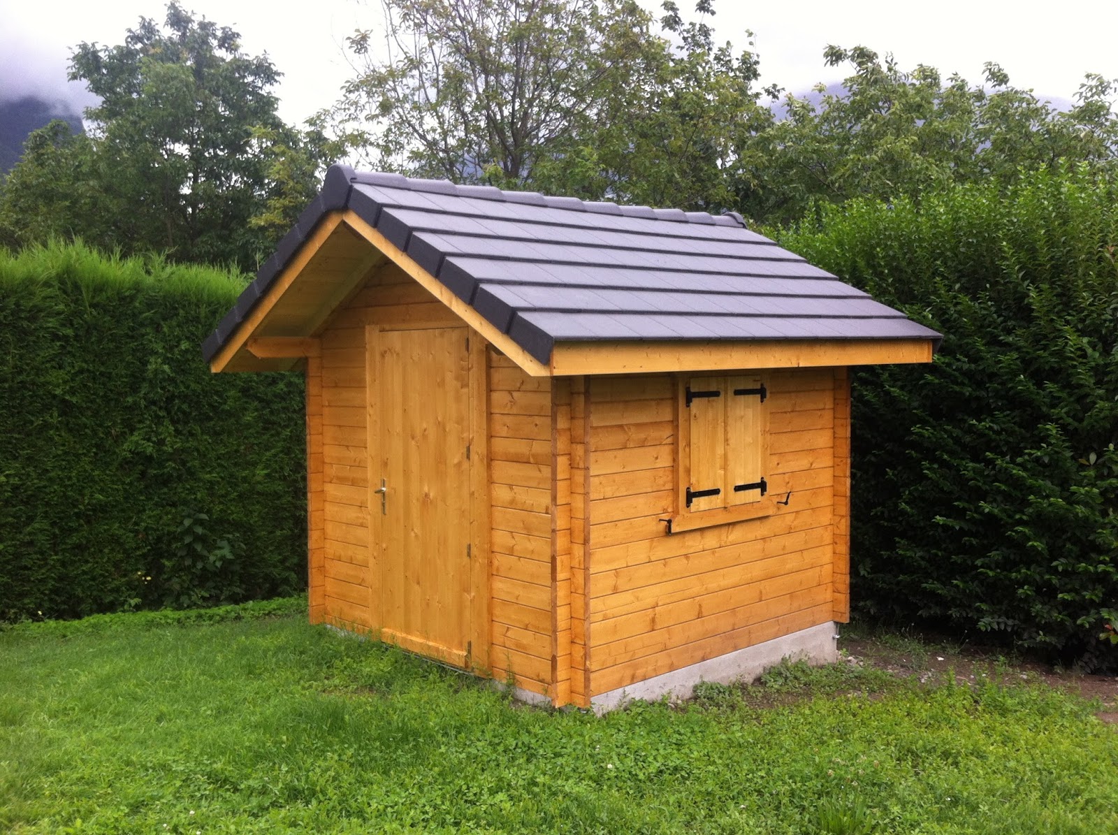 SCIERIE ANTHONY METRAL: ABRIS DE JARDIN