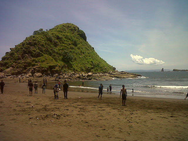 Explore Payangan Beach Of Jember Regency - EKPRAM