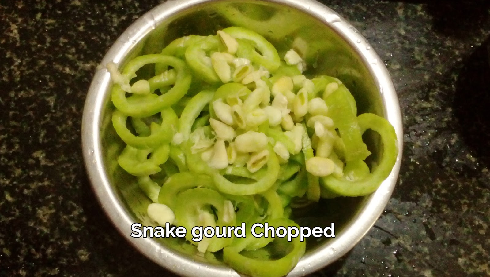 चिचिण्डा सब्ज़ी | Snake gourd Curry Recipe In Village Style | ଛଚିନ୍ଦ୍ରା ...