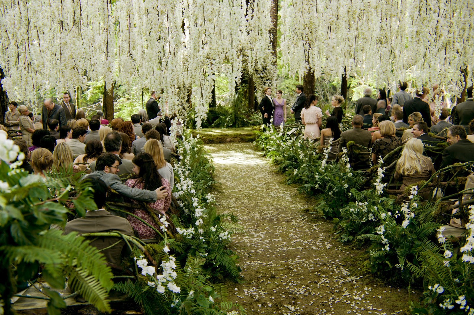 Renesmee Clan Guatemala+*¨^¨*+: InStyle: la boda de Edward y Bella como ...