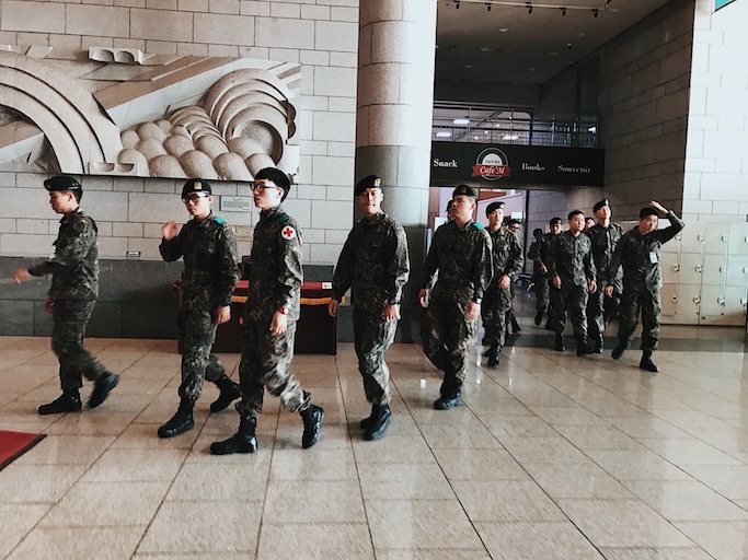 Anagon: JSA (Joint Security Area) Panmunjom Tour