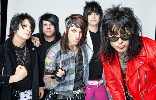Falling In Reverse's Ronnie Radke Gives Info to New Style | NataliezWorld