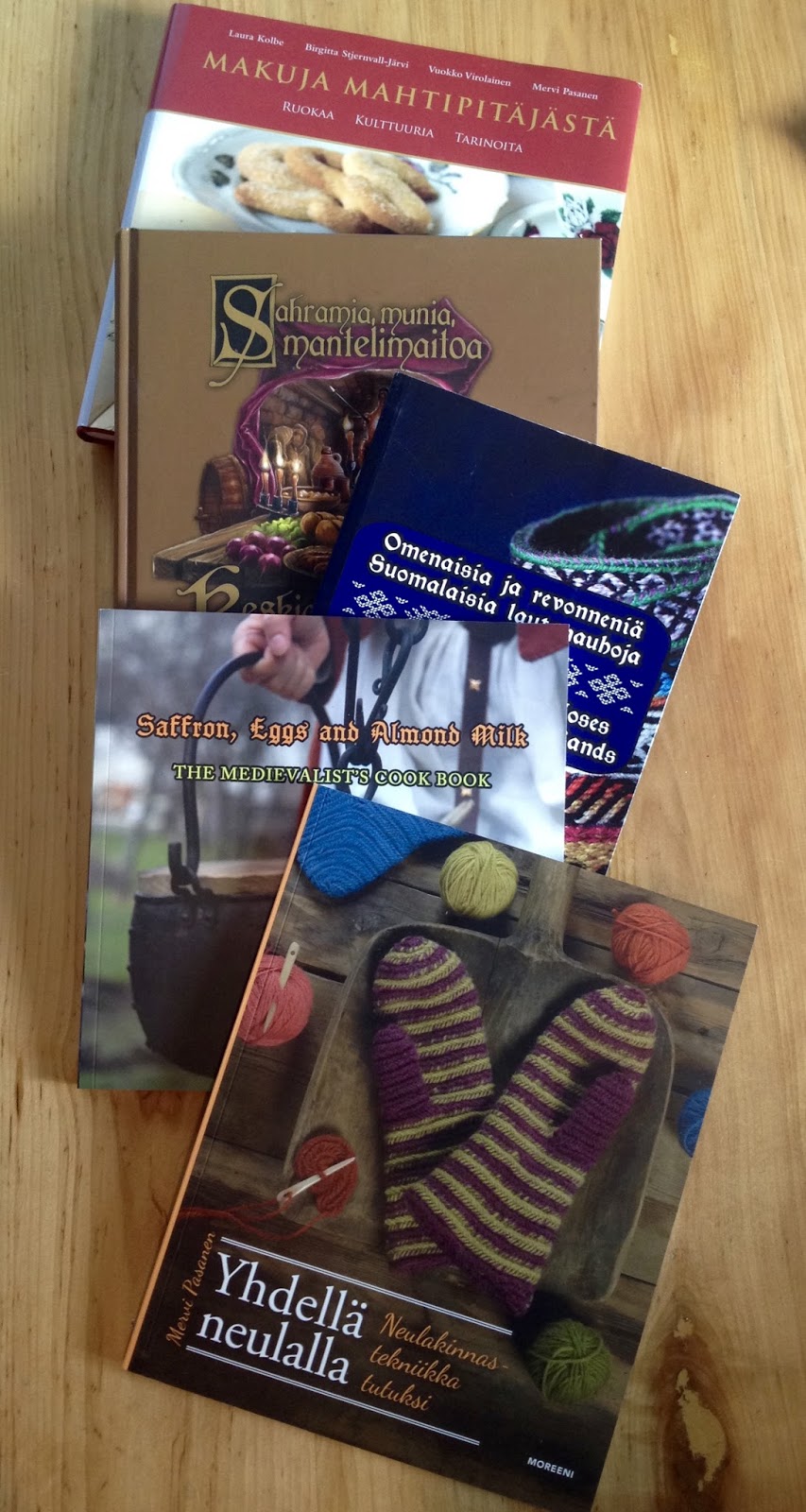 Neulakinnaskirja on nyt valmis / Nalbinding book is now published