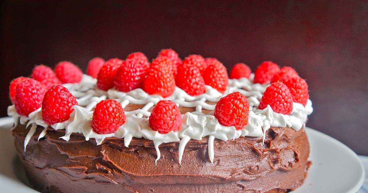 Chocolate fudge raspberry cake