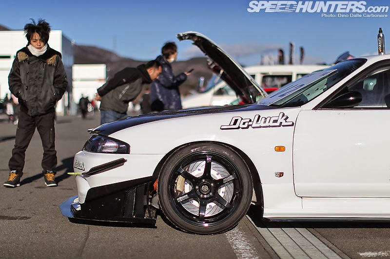 One Man's Lonely Adventures In His R33 Skyline GT-R: A New Type of Roll ...