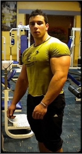 LA PERFECTION FAITE HOMME: LORENZO BECKER 02