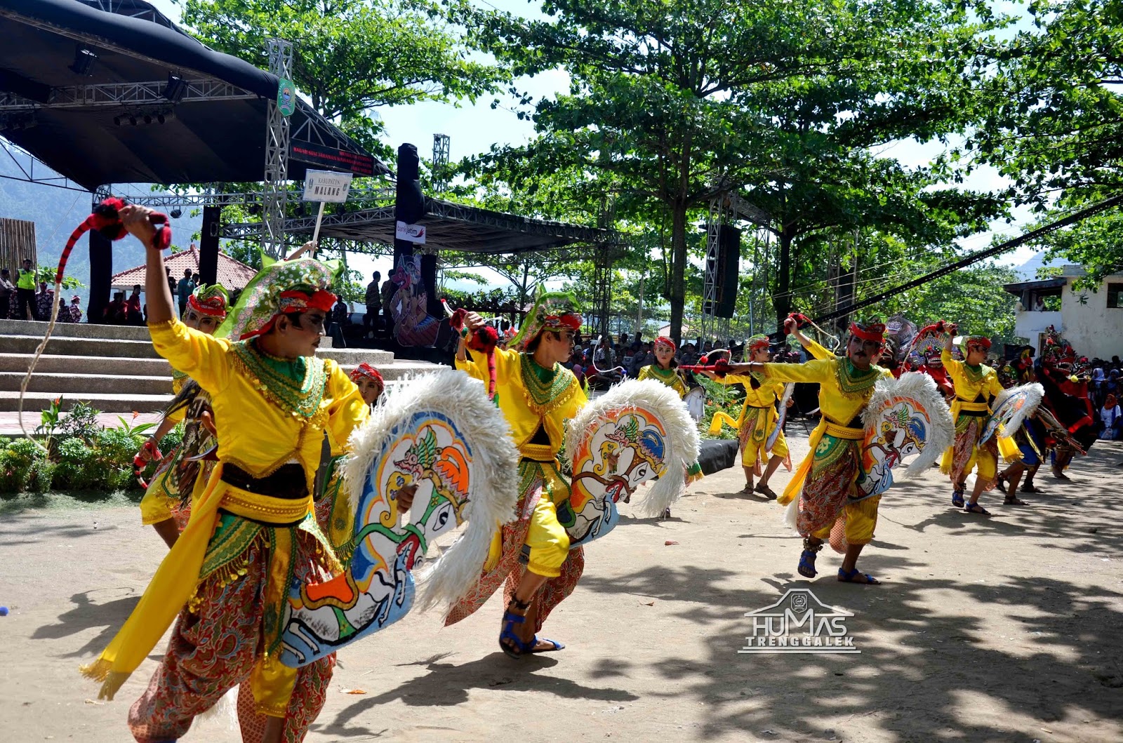 Populer 19 Foto Gambar Gapura Jaranan Motif Minimalis