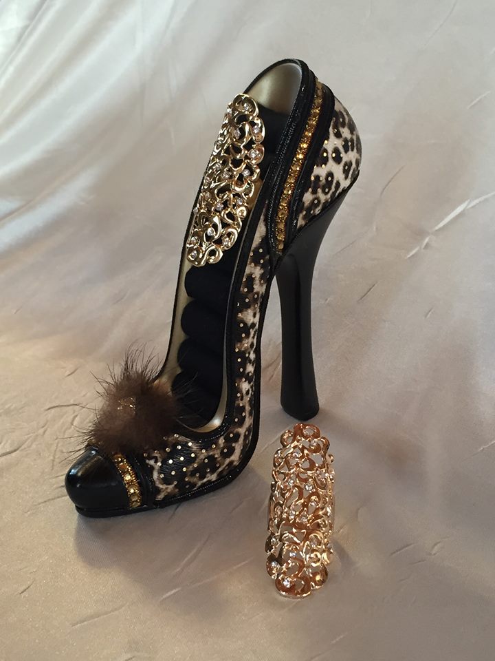 Quiltessa: Patchwork palette: Magnetic ring pin holders and pin pickers ...