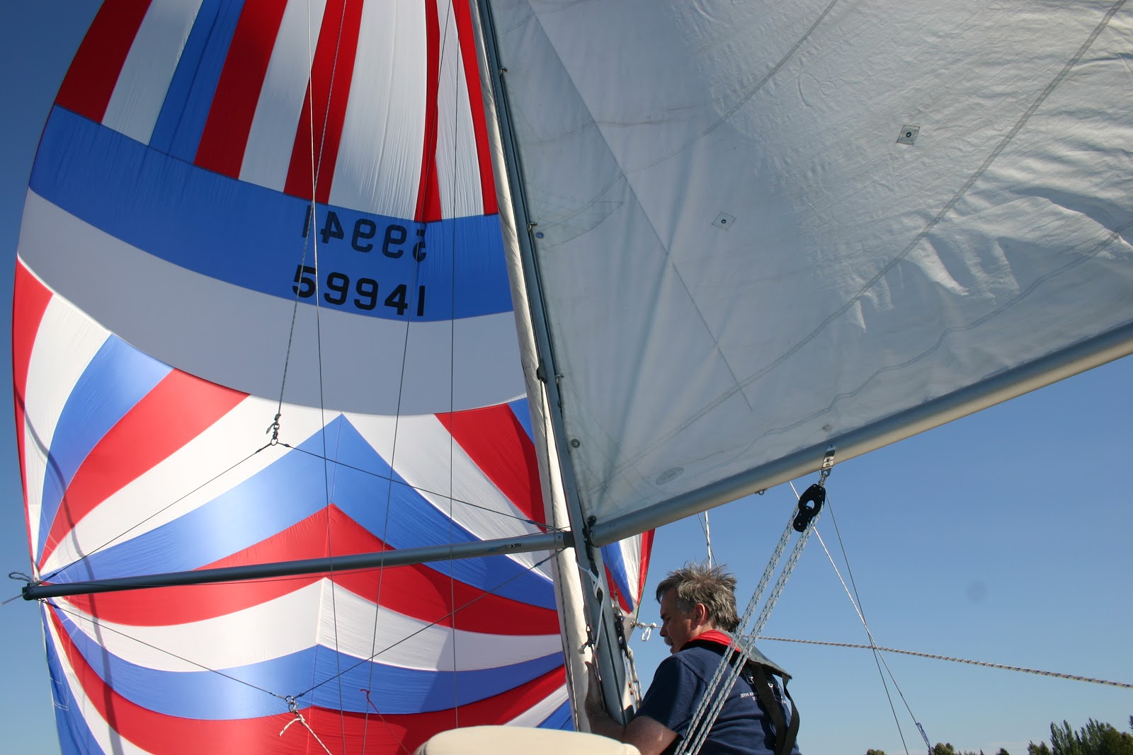 The Catalina 320 Yacht's Log: Flying the Symetrical Spinnaker on Fantasia