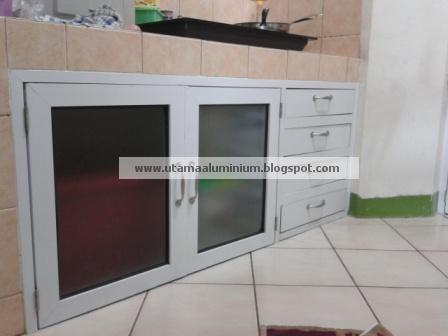 UTAMA ALUMINIUM DAN KACA: Pintu kitchen set aluminium