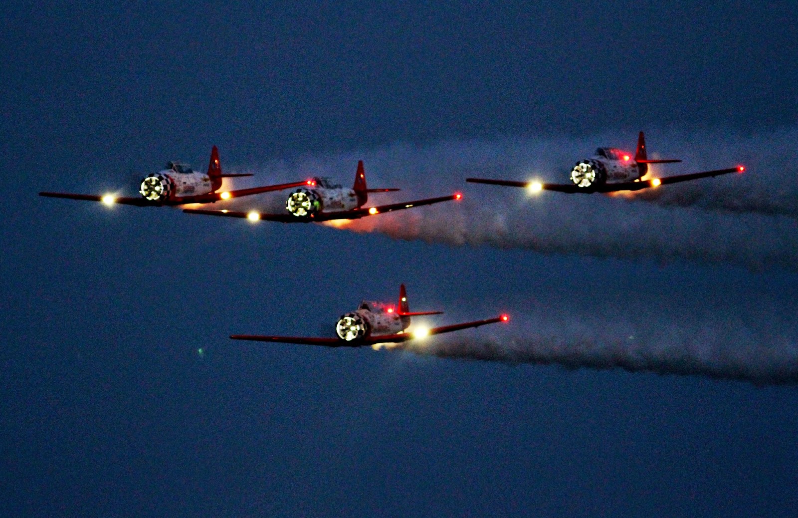 The Aero Experience: EAA AirVenture Oshkosh 2014 Airshows: The ...