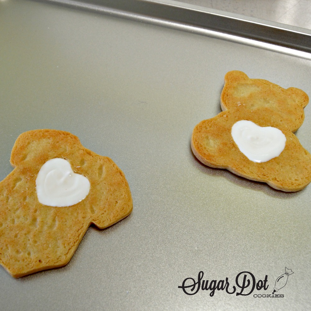 Allow to cool and harden. Flip the cookies over.