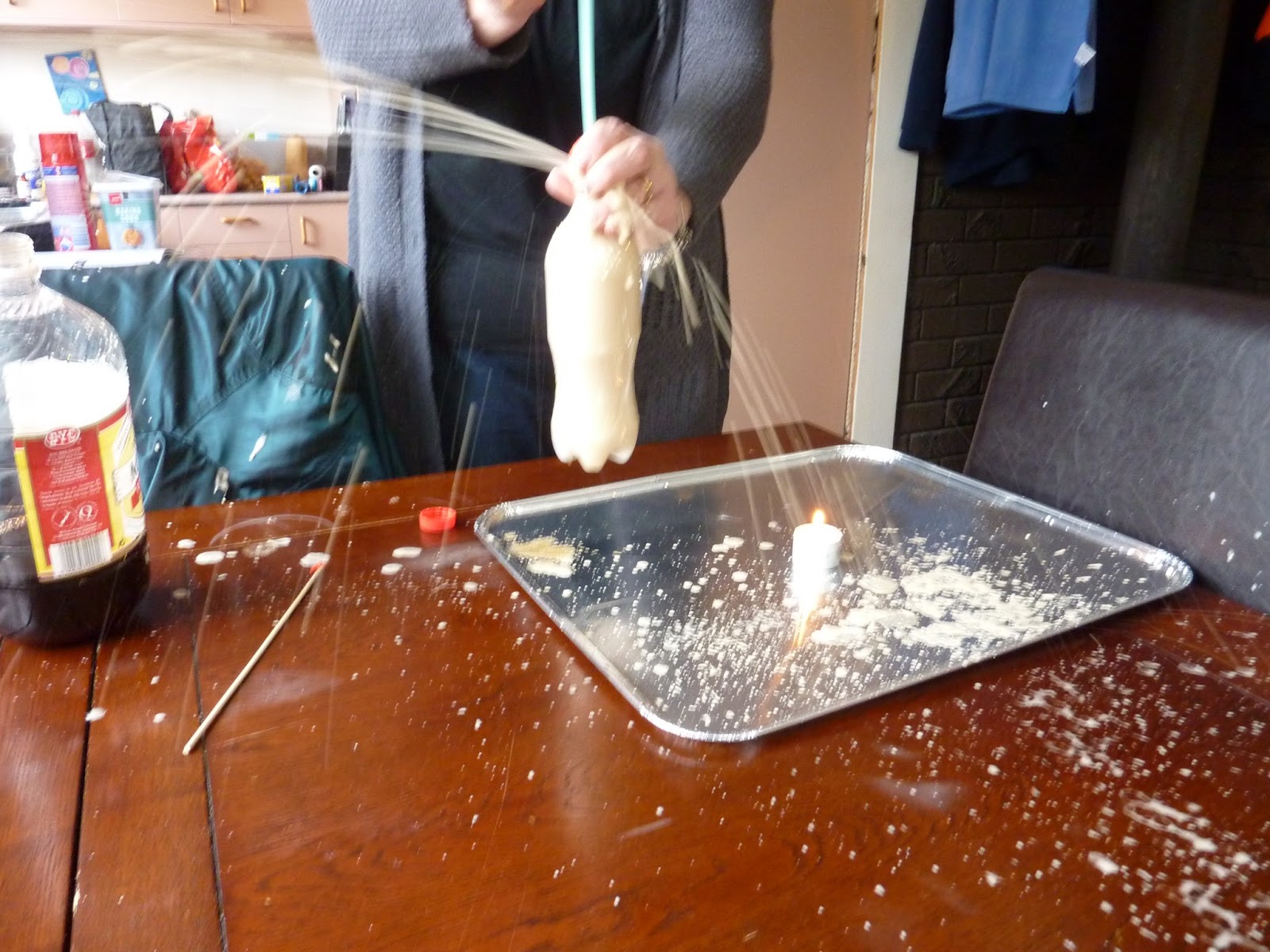 Science Experiment Evidence Blog: Make your own Fire Extinguisher