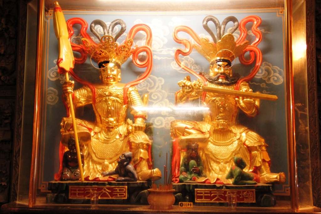 MengZhi: Glorious Temple in Raja Uda, Butterworth, Penang.