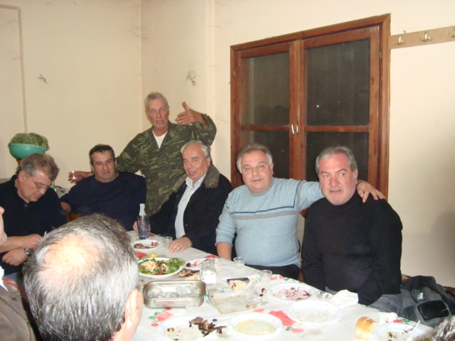 ΠΟΛΙΤΙΚΟ ΚΑΦΕΝΕΙΟ 8/11/2011: Όταν τα… «τσίπουρα» του Σγουρίδη γράφανε ...