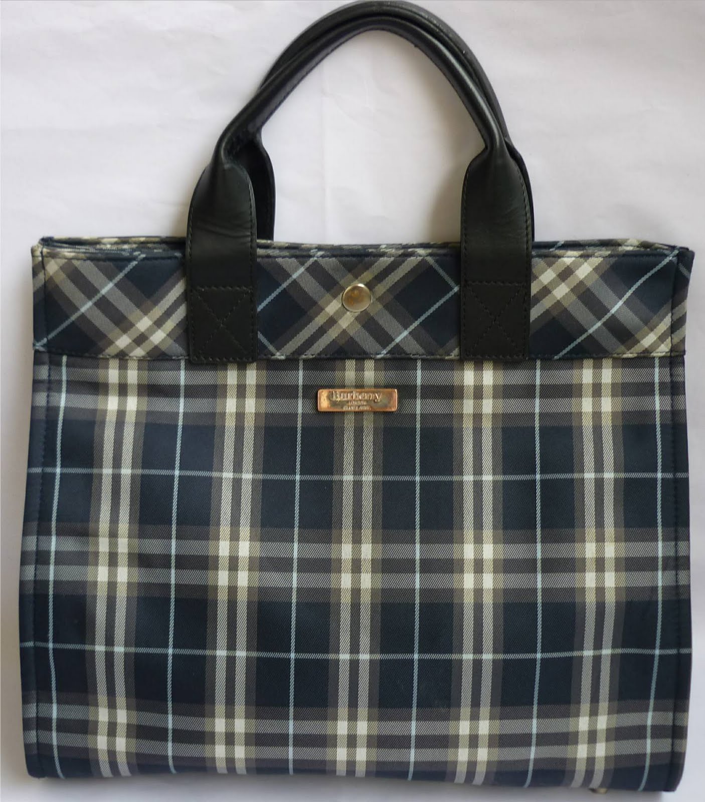Janji Laku: Authentic Japanese Blue Label BURBERRY Tote Bag