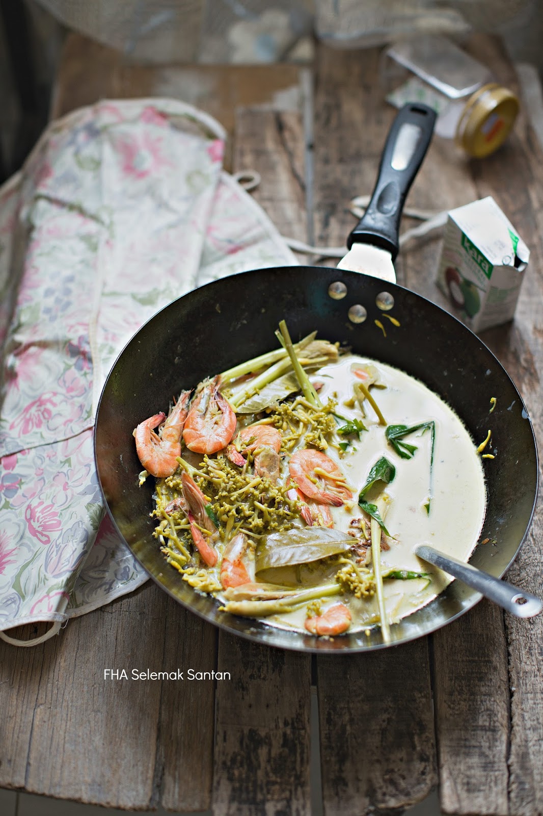 MASAK LEMAK UDANG BUNGA BETIK ...Sedap dan tak pahit !!! - FHA Selemak ...