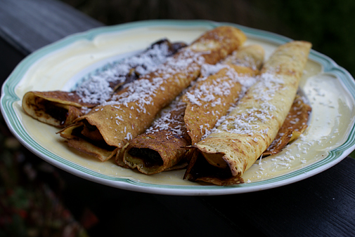balkanfood: Palacinke. the bed rock of any good house wife.