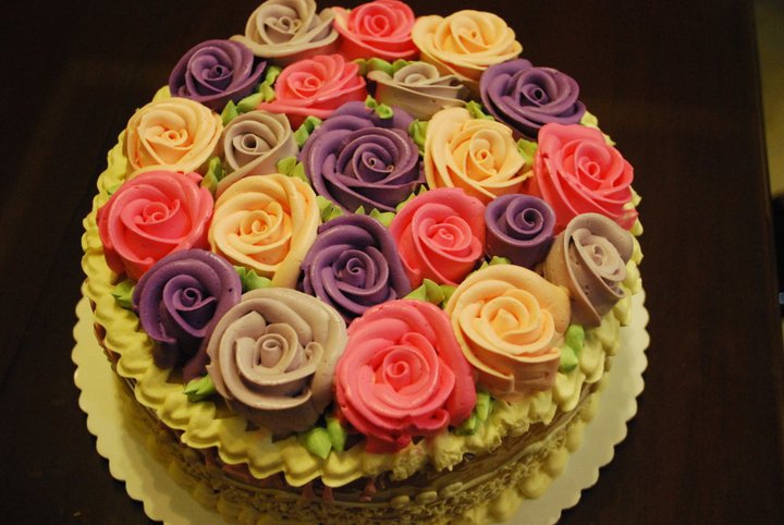 Vanity, Thy Name Is Woman: To Dine For: ESTREL' S CARAMEL CAKES