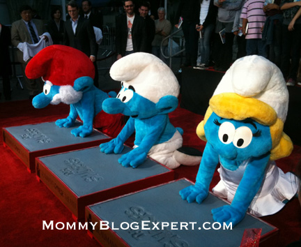 MOMMY BLOG EXPERT: The Smurfs Embed Handprints at Historic Hollywood ...