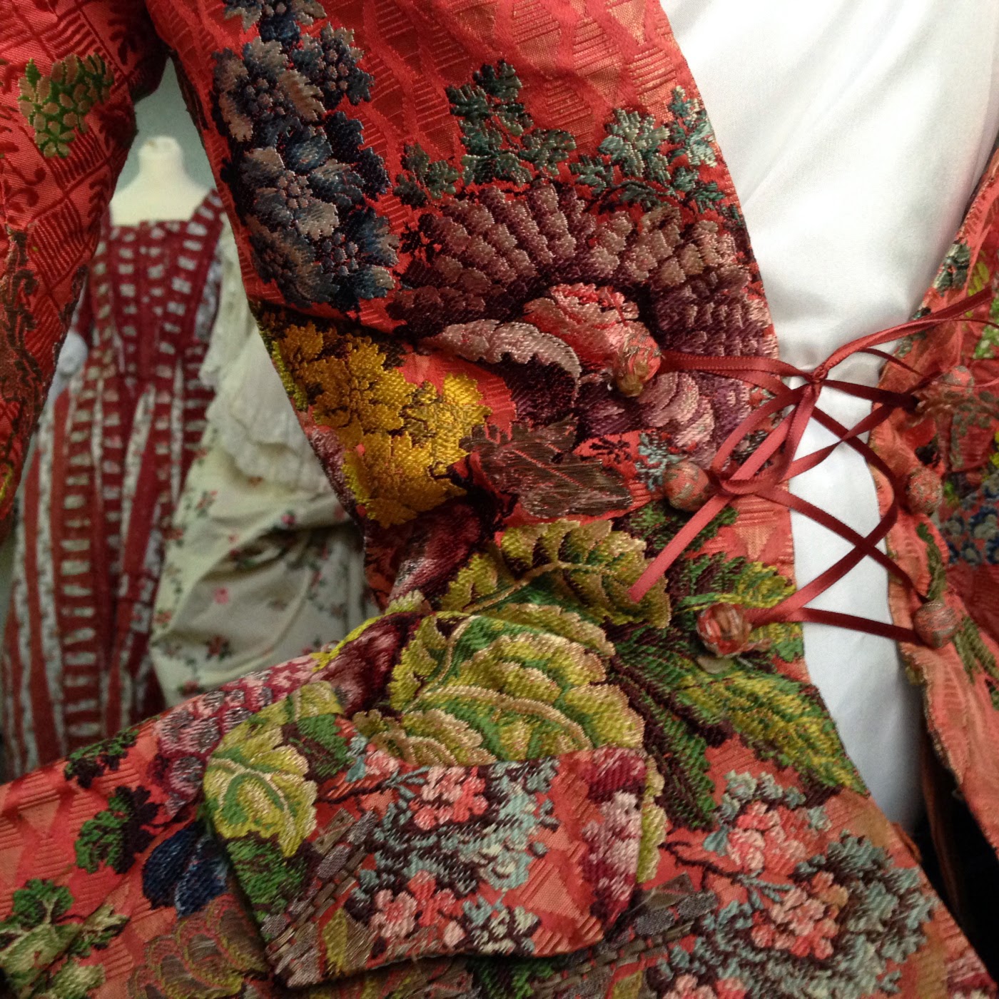 Isis' Wardrobe: The tale of the cursed banyan and other sewing projects