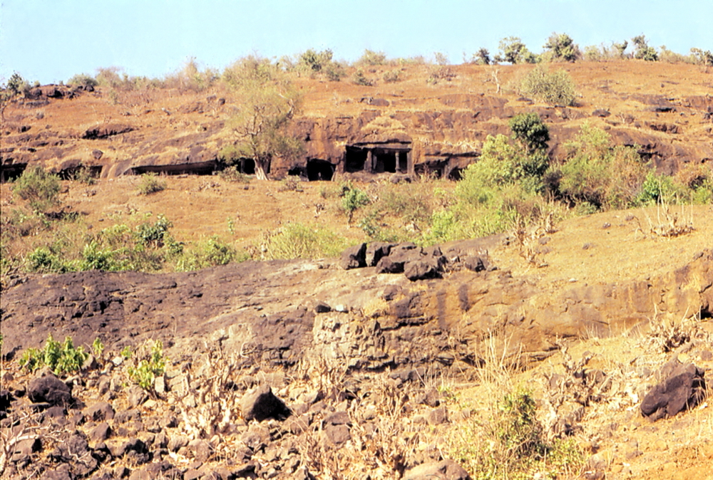 INDIA BACKPACKER: Kuda Caves Discovery